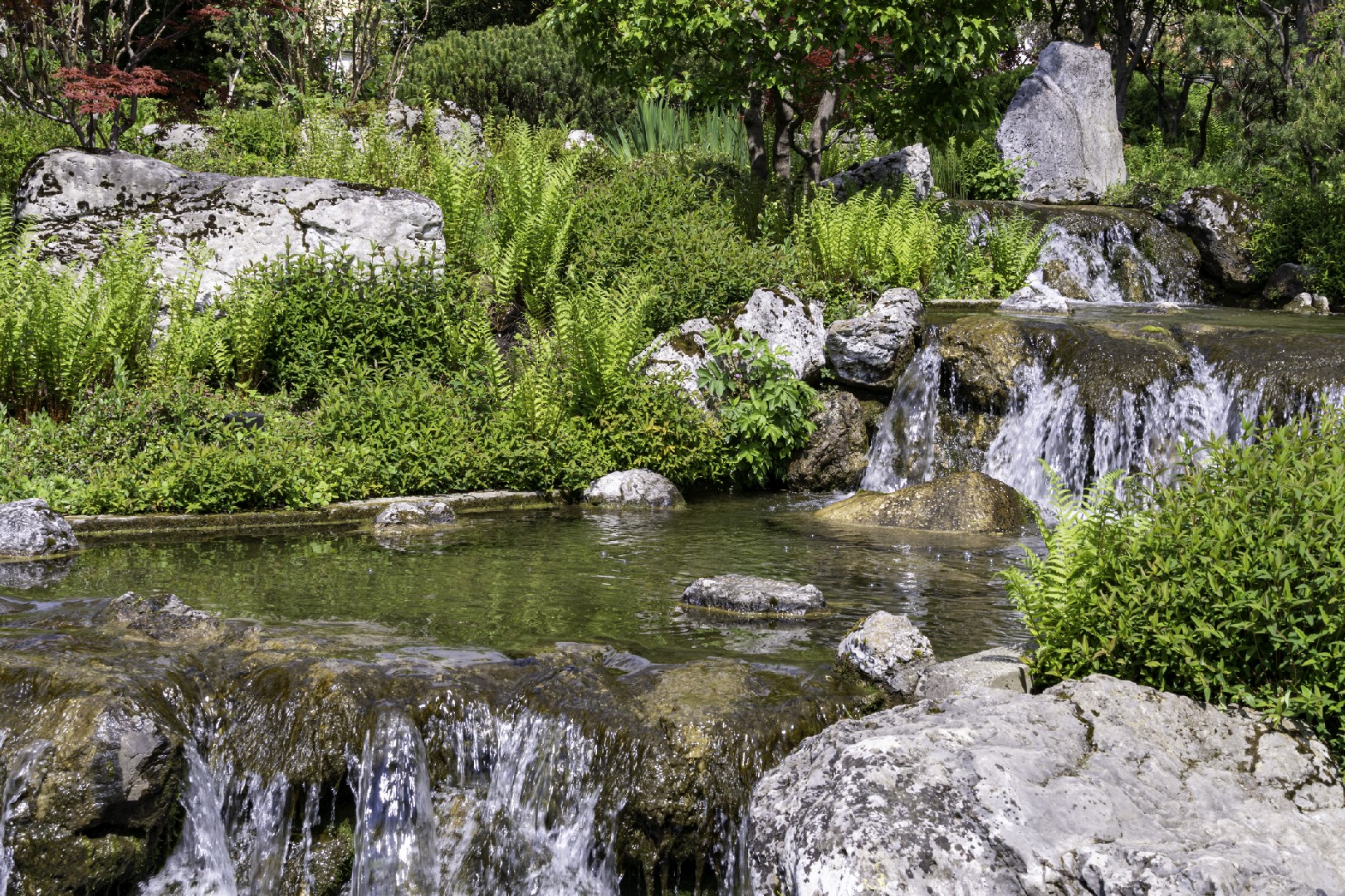 How to Flow Through the Seasons with Creative Water Features